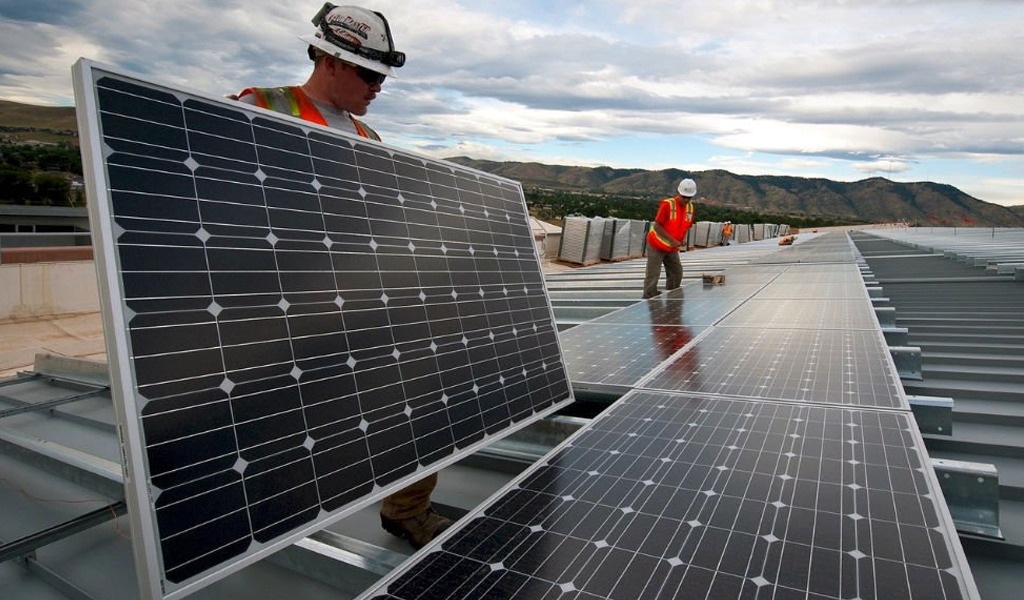 Montaje de paneles solares – ENERGIA SOLAR SURYA
